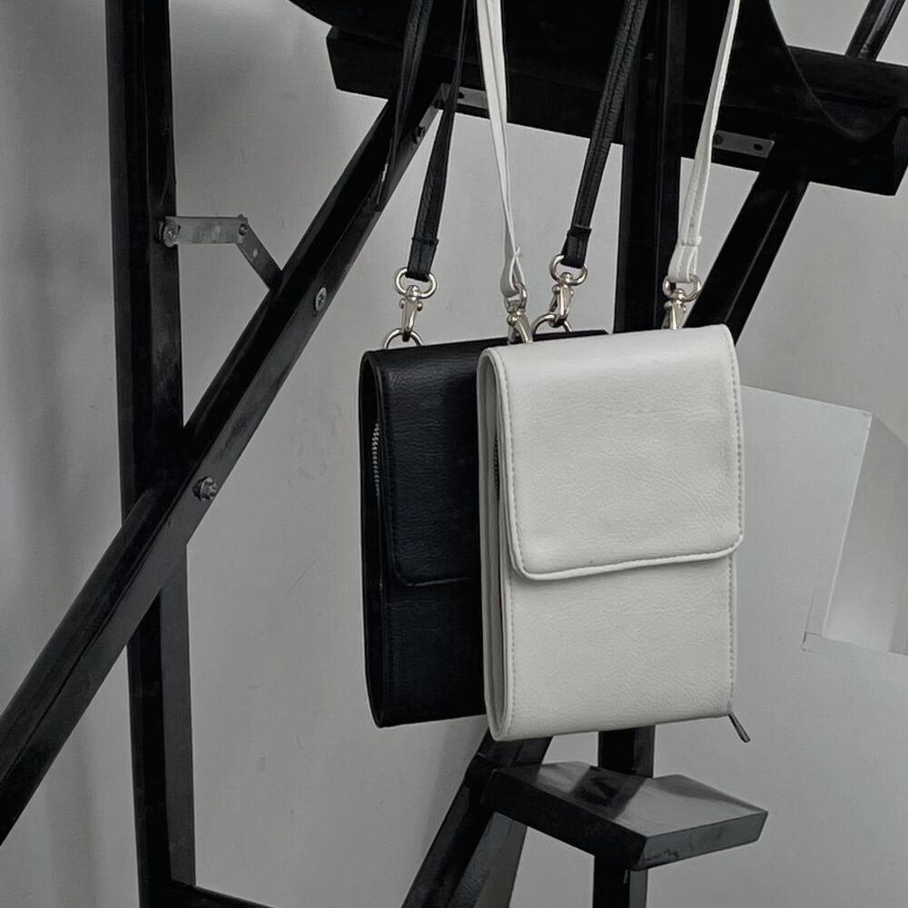 MAX Túi Đeo Chéo Leather Sling Wallet By Max